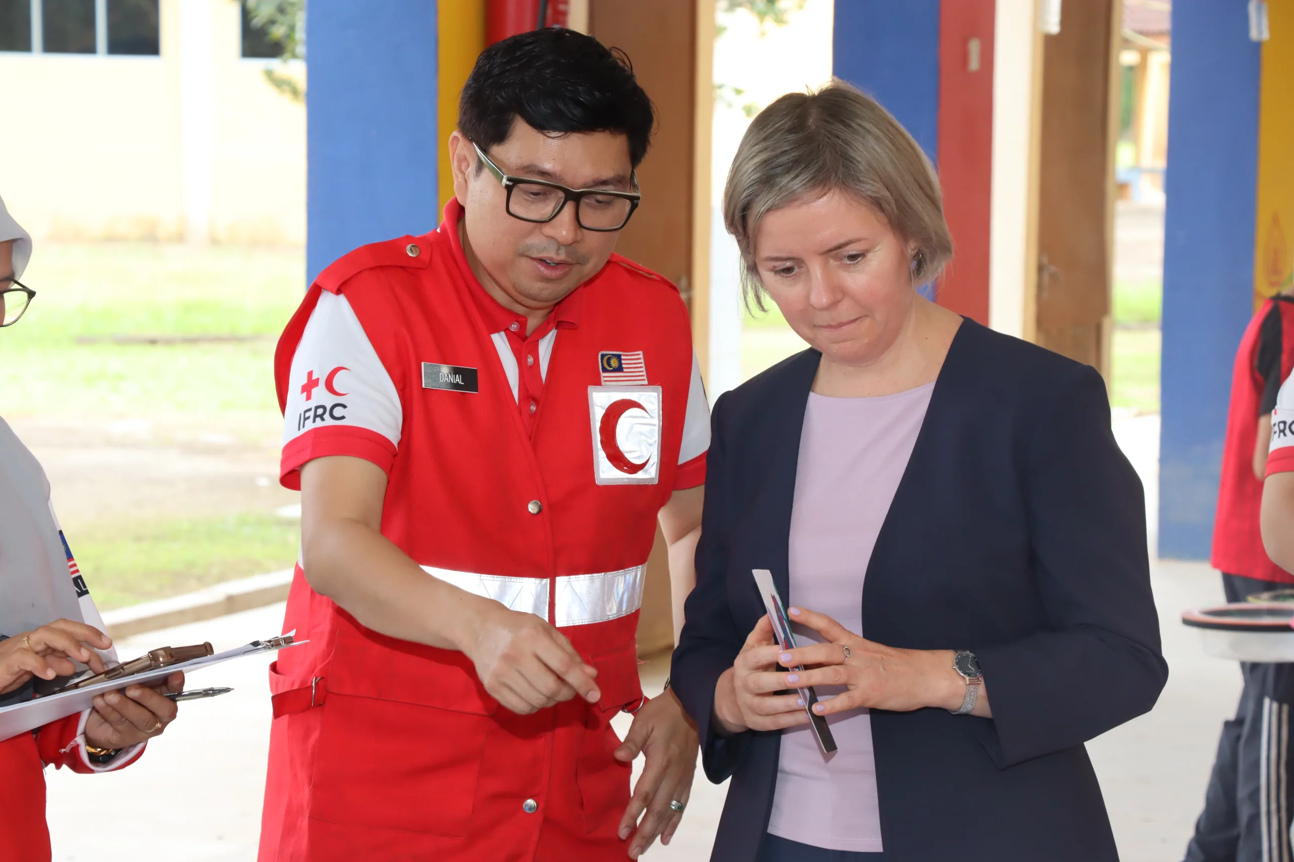 MRC Channels RM3 Million in Cash Aid to Flood Victims in Three States ...